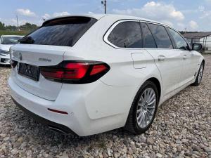 White BMW 530 2021 in Vilnius, with an engine capacity of 2.00 L and mileage of 176 thousand km for 21296 €, photo 7 on AUTOMOTO.COM.LV
