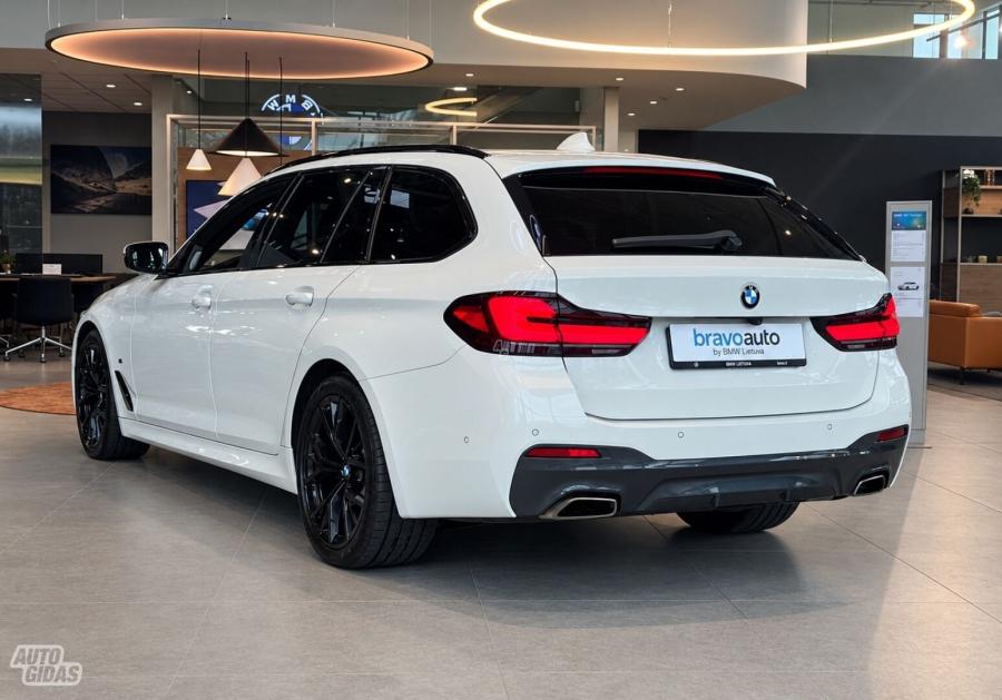 White BMW 530 2021 in Klaipeda, with an engine capacity of 3.00 L and mileage of 180 thousand km for 28955 €, photo 7 on AUTOMOTO.COM.LV