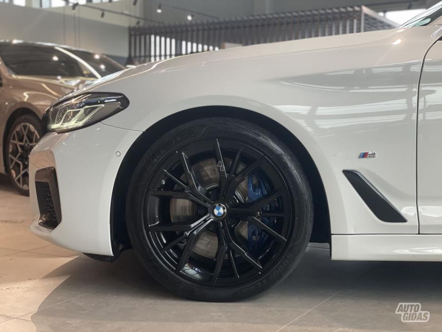 White BMW 530 2021 in Klaipeda, with an engine capacity of 3.00 L and mileage of 180 thousand km for 28955 €, photo 8 on AUTOMOTO.COM.LV
