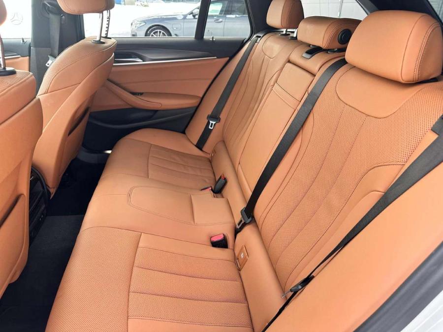 Balts BMW 530 2022 Kauņa, ar dzinēja tilpumu 2.00 L un nobraukumu 78 tūkst. km par 32450 €, foto 9 vietnē AUTOMOTO.COM.LV