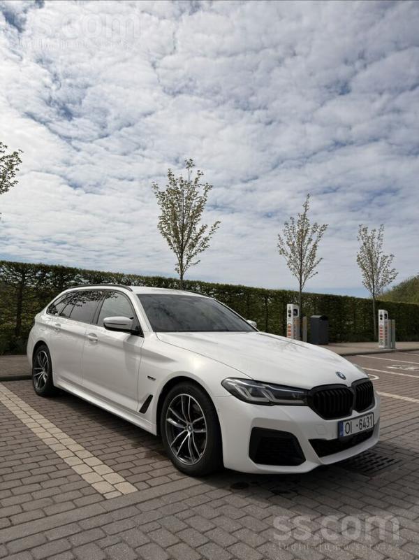 Balts BMW 530 2022 Ventspils, ar dzinēja tilpumu 2.00 L un nobraukumu 182 tūkst. km par 29000 €, foto 2 vietnē AUTOMOTO.COM.LV