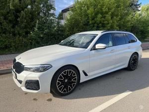Balts BMW 530 2022 Telšiai, ar dzinēja tilpumu 2.99 L un nobraukumu 84 tūkst. km par 29220 €, foto 3 vietnē AUTOMOTO.COM.LV