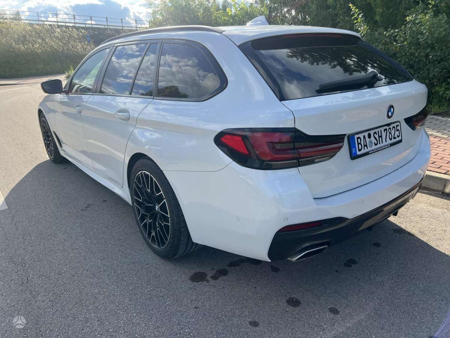 Balts BMW 530 2022 Telšiai, ar dzinēja tilpumu 2.99 L un nobraukumu 84 tūkst. km par 29220 €, foto 6 vietnē AUTOMOTO.COM.LV