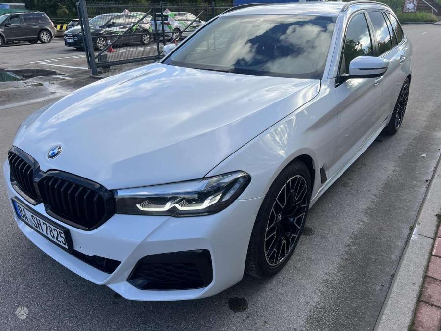 Balts BMW 530 2022 Telšiai, ar dzinēja tilpumu 2.99 L un nobraukumu 84 tūkst. km par 29220 €, foto 9 vietnē AUTOMOTO.COM.LV