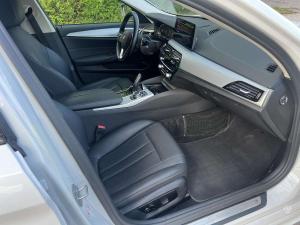 Balts BMW 530 2022 Telšiai, ar dzinēja tilpumu 2.99 L un nobraukumu 84 tūkst. km par 29220 €, foto 24 vietnē AUTOMOTO.COM.LV