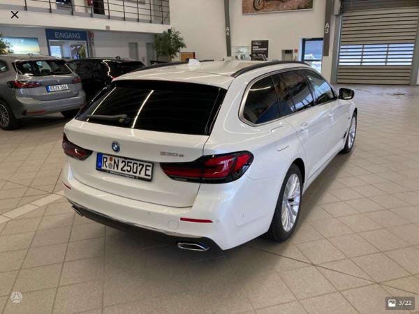 Balts BMW 530 2022 Viļņa, ar dzinēja tilpumu 2.00 L un nobraukumu 62 tūkst. km par 28500 €, foto 3 vietnē AUTOMOTO.COM.LV