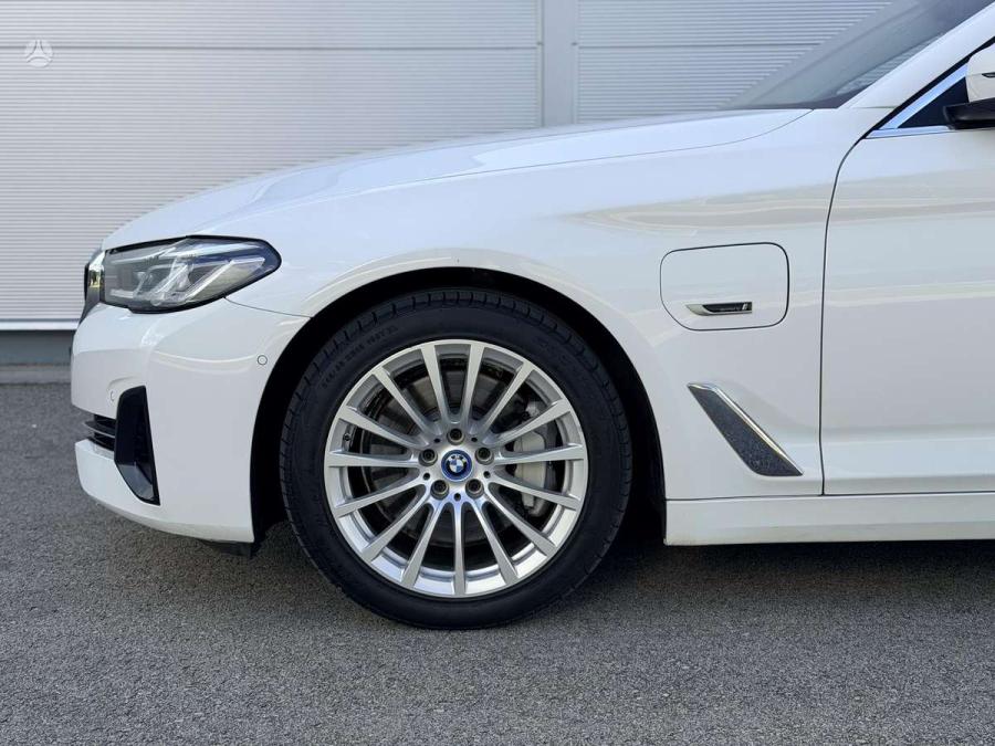 Balts BMW 530 2022 Utena, ar dzinēja tilpumu 2.00 L un nobraukumu 299 tūkst. km par 18490 €, foto 10 vietnē AUTOMOTO.COM.LV