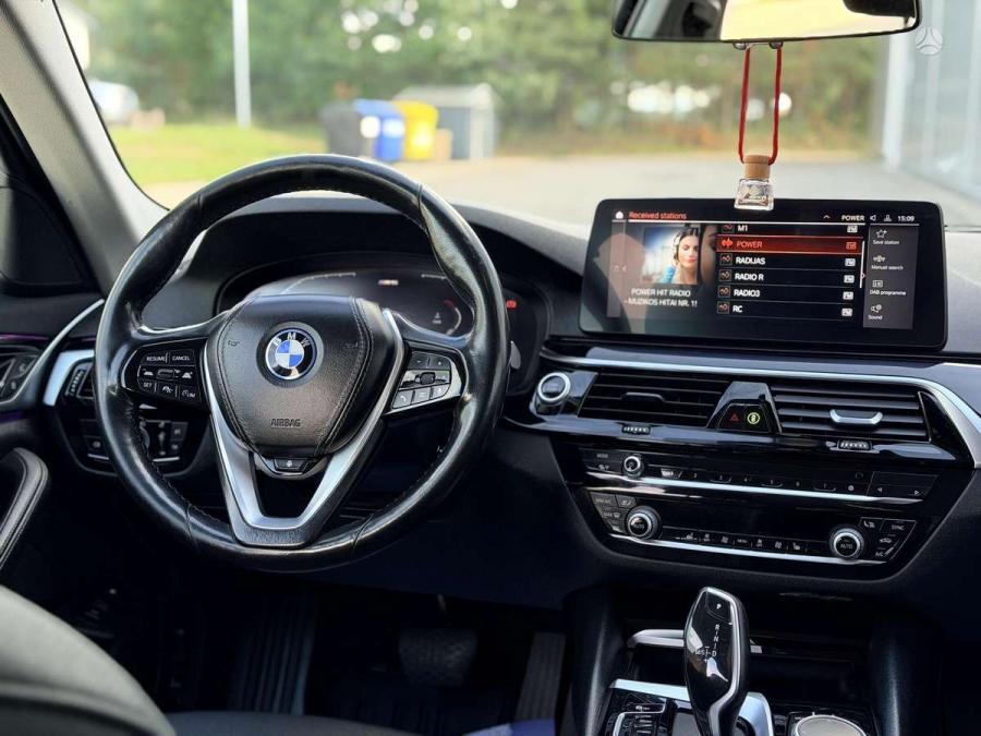 Balts BMW 530 2022 Utena, ar dzinēja tilpumu 2.00 L un nobraukumu 299 tūkst. km par 18490 €, foto 28 vietnē AUTOMOTO.COM.LV