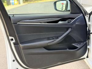 Balts BMW 530 2022 Utena, ar dzinēja tilpumu 2.00 L un nobraukumu 299 tūkst. km par 18490 €, foto 34 vietnē AUTOMOTO.COM.LV