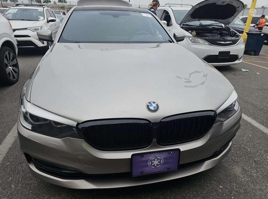 Yellow BMW 530 2017 in Ukmerge, with an engine capacity of 2.00 L and mileage of 222 thousand km for 13100 €, photo 4 on AUTOMOTO.COM.LV