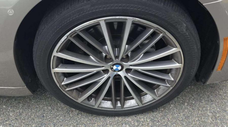 Yellow BMW 530 2017 in Ukmerge, with an engine capacity of 2.00 L and mileage of 222 thousand km for 13100 €, photo 16 on AUTOMOTO.COM.LV