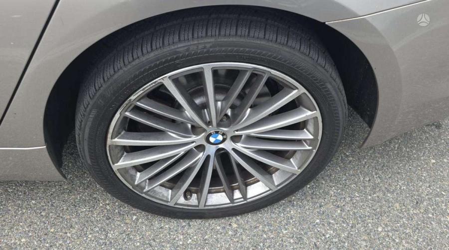 Yellow BMW 530 2017 in Ukmerge, with an engine capacity of 2.00 L and mileage of 222 thousand km for 13100 €, photo 17 on AUTOMOTO.COM.LV