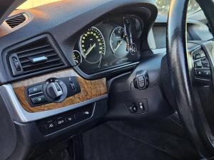Желтый БМВ 530 2011 в Екабпилс, объемом двигателя 3.00 л и пробегом 292 тыс. км за 8990 €, фото 14 на AUTOMOTO.COM.LV