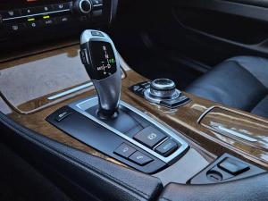 Желтый БМВ 530 2011 в Екабпилс, объемом двигателя 3.00 л и пробегом 292 тыс. км за 8990 €, фото 31 на AUTOMOTO.COM.LV