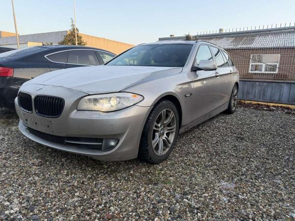 Dzeltens BMW 530 2013 Panevēža, ar dzinēja tilpumu 2.99 L un nobraukumu 287 tūkst. km par 7500 €, foto 1 vietnē AUTOMOTO.COM.LV
