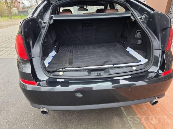 Black BMW 535 2010 in Jekabpils, with an engine capacity of 3.00 L and mileage of 257 thousand km for 8995 €, photo 10 on AUTOMOTO.COM.LV