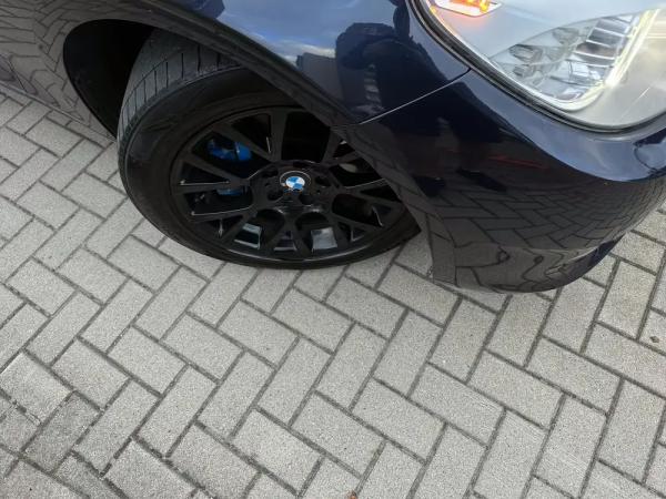 Black BMW 535 2010 in Riga, with an engine capacity of 3.50 L and mileage of 369 thousand km for 9990 €, photo 4 on AUTOMOTO.COM.LV