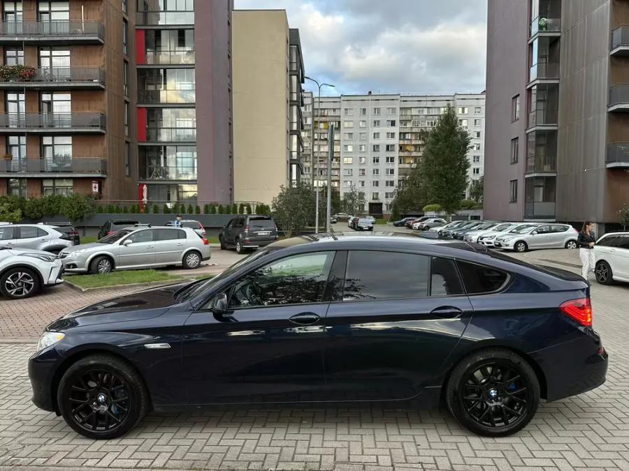 Black BMW 535 2010 in Riga, with an engine capacity of 3.50 L and mileage of 369 thousand km for 9990 €, photo 7 on AUTOMOTO.COM.LV