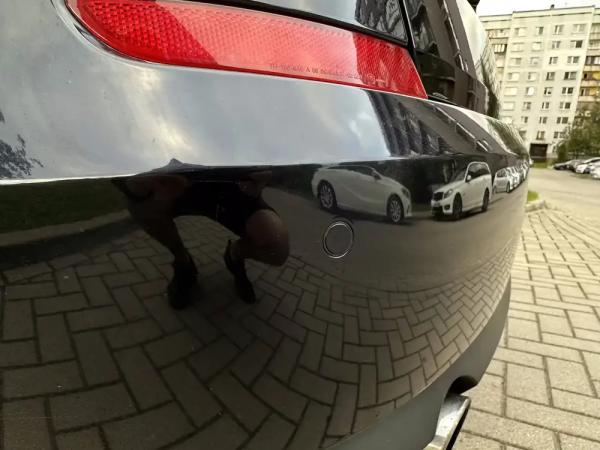 Black BMW 535 2010 in Riga, with an engine capacity of 3.50 L and mileage of 369 thousand km for 9990 €, photo 8 on AUTOMOTO.COM.LV