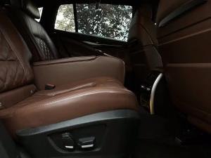 Black BMW 535 2010 in Riga, with an engine capacity of 3.50 L and mileage of 369 thousand km for 9990 €, photo 20 on AUTOMOTO.COM.LV