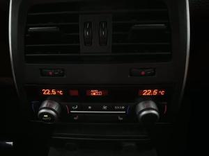 Black BMW 535 2010 in Riga, with an engine capacity of 3.50 L and mileage of 369 thousand km for 9990 €, photo 22 on AUTOMOTO.COM.LV