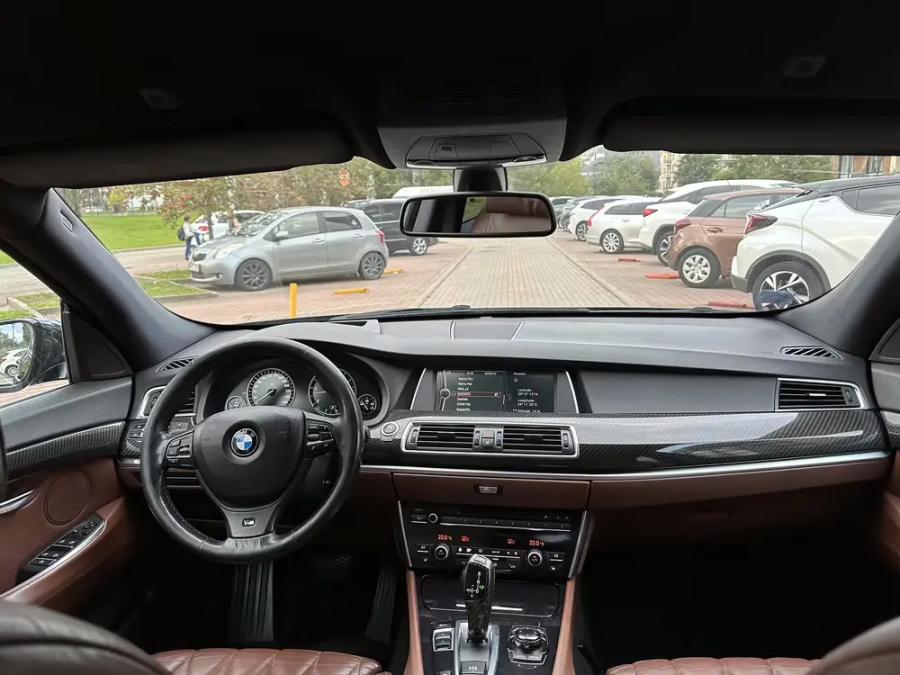 Black BMW 535 2010 in Riga, with an engine capacity of 3.50 L and mileage of 369 thousand km for 9990 €, photo 23 on AUTOMOTO.COM.LV