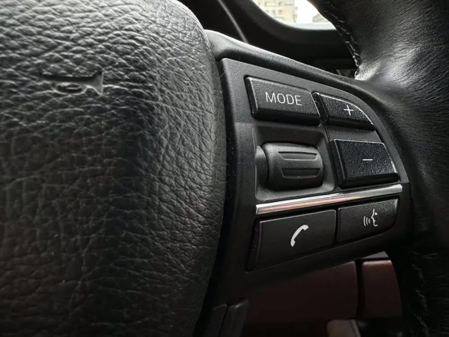 Black BMW 535 2010 in Riga, with an engine capacity of 3.50 L and mileage of 369 thousand km for 9990 €, photo 32 on AUTOMOTO.COM.LV