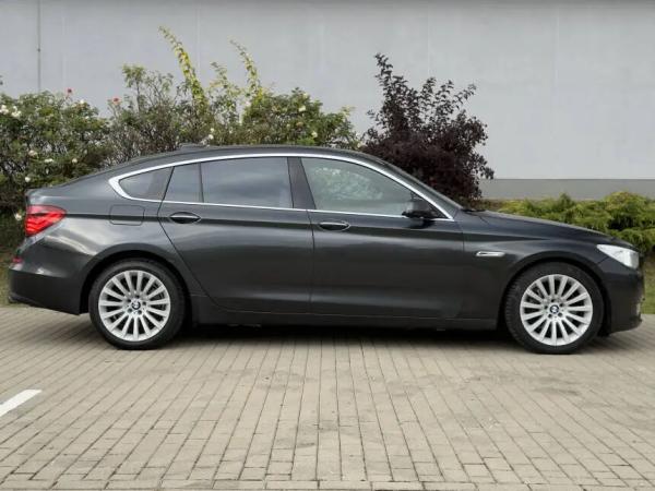 Black BMW 535 2010 in Riga, with an engine capacity of 3.00 L and mileage of 345 thousand km for 7700 €, photo 4 on AUTOMOTO.COM.LV