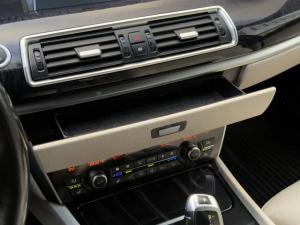Melns BMW 535 2010 Rīga, ar dzinēja tilpumu 3.00 L un nobraukumu 345 tūkst. km par 7700 €, foto 26 vietnē AUTOMOTO.COM.LV