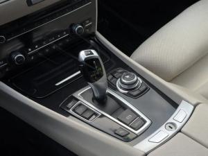 Melns BMW 535 2010 Rīga, ar dzinēja tilpumu 3.00 L un nobraukumu 345 tūkst. km par 7700 €, foto 28 vietnē AUTOMOTO.COM.LV