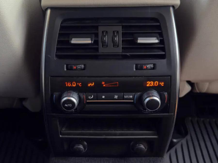 Melns BMW 535 2010 Rīga, ar dzinēja tilpumu 3.00 L un nobraukumu 345 tūkst. km par 7700 €, foto 31 vietnē AUTOMOTO.COM.LV