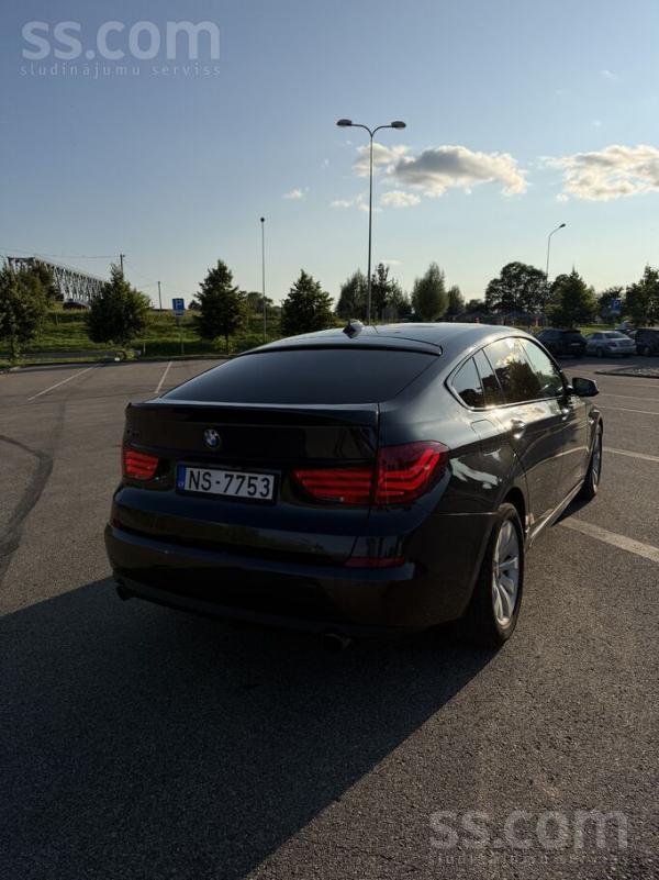 Black BMW 535 2010 in Daugavpils, with an engine capacity of 3.00 L and mileage of 307 thousand km for 8700 €, photo 3 on AUTOMOTO.COM.LV