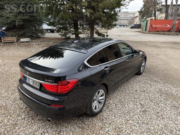 Black BMW 535 2011 in Riga, with an engine capacity of 3.00 L and mileage of 136 thousand km for 8700 €, photo 8 on AUTOMOTO.COM.LV