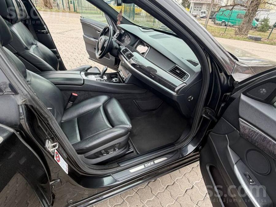 Black BMW 535 2012 in Riga, with an engine capacity of 3.00 L and mileage of 0 thousand km for 8990 €, photo 20 on AUTOMOTO.COM.LV