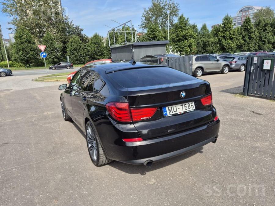 Black BMW 535 2012 in Riga, with an engine capacity of 3.00 L and mileage of 262 thousand km for 9490 €, photo 9 on AUTOMOTO.COM.LV