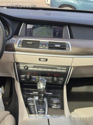 Black BMW 535 2012 in Riga, with an engine capacity of 3.00 L and mileage of 262 thousand km for 9490 €, photo 14 on AUTOMOTO.COM.LV