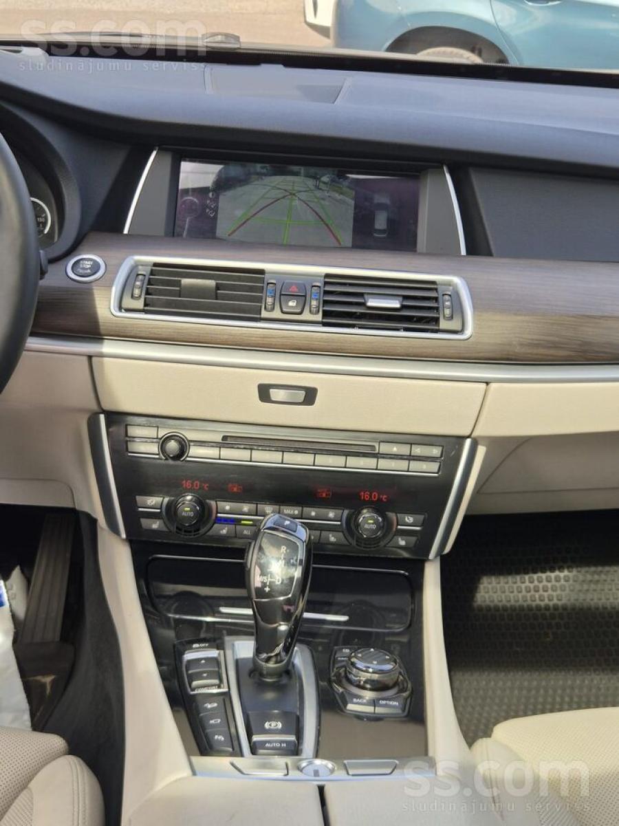 Black BMW 535 2012 in Riga, with an engine capacity of 3.00 L and mileage of 262 thousand km for 9490 €, photo 14 on AUTOMOTO.COM.LV