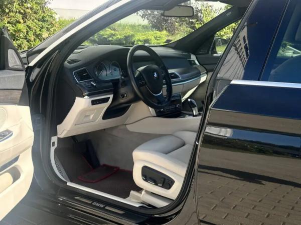 Black BMW 535 2014 in Riga, with an engine capacity of 3.00 L and mileage of 318 thousand km for 14490 €, photo 9 on AUTOMOTO.COM.LV