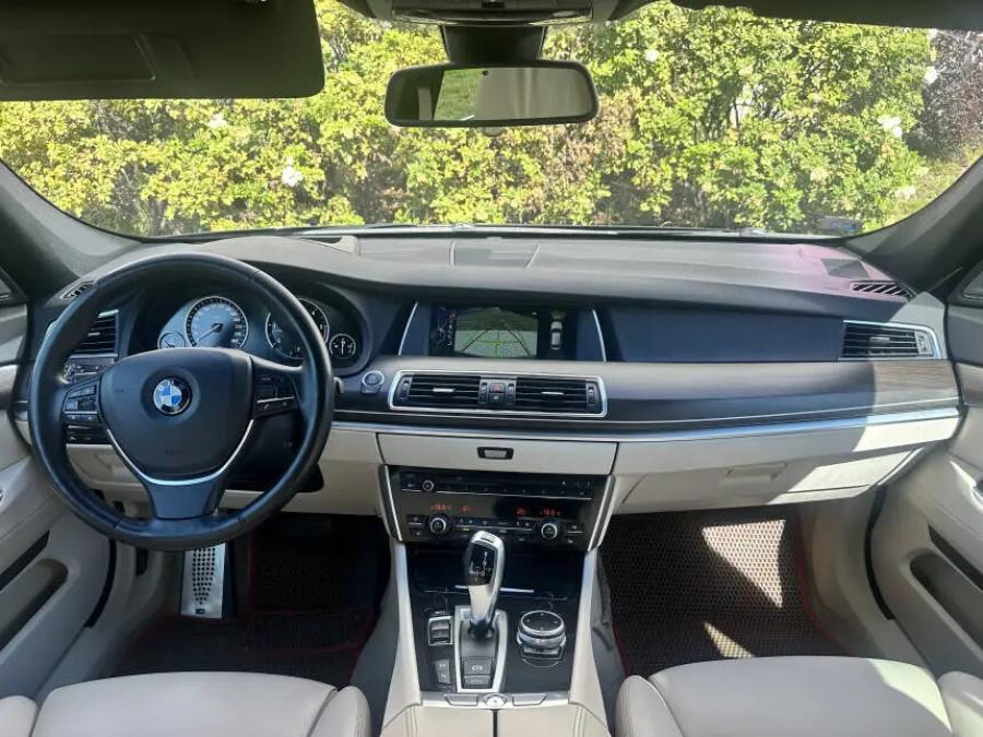 Black BMW 535 2014 in Riga, with an engine capacity of 3.00 L and mileage of 318 thousand km for 14490 €, photo 11 on AUTOMOTO.COM.LV