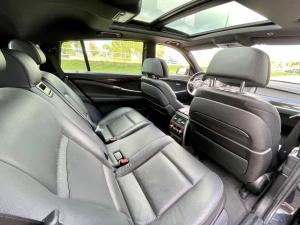 Black BMW 535 2014 in Riga, with an engine capacity of 3.00 L and mileage of 267 thousand km for 17490 €, photo 4 on AUTOMOTO.COM.LV