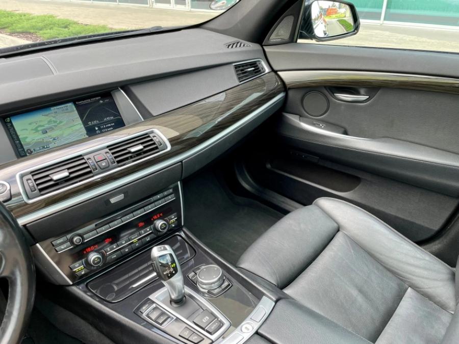 Black BMW 535 2014 in Riga, with an engine capacity of 3.00 L and mileage of 267 thousand km for 17490 €, photo 8 on AUTOMOTO.COM.LV