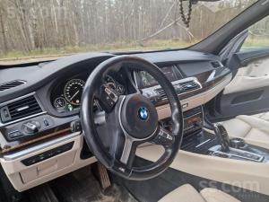 Black BMW 535 2014 in Riga, with an engine capacity of 3.00 L and mileage of 296 thousand km for 17000 €, photo 6 on AUTOMOTO.COM.LV