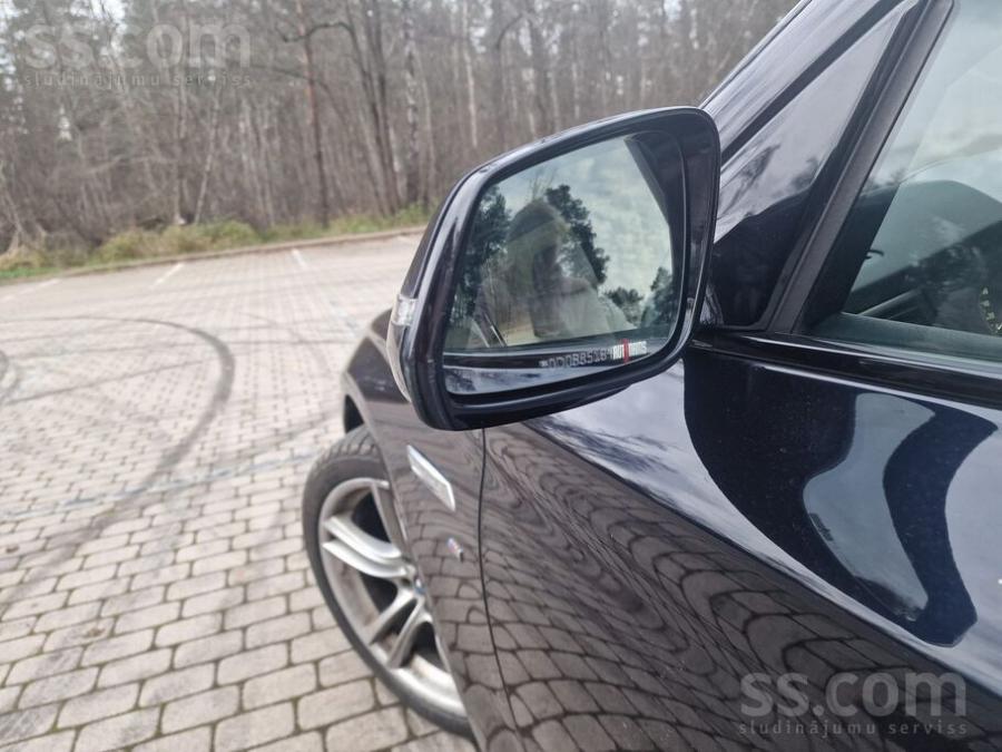 Black BMW 535 2014 in Riga, with an engine capacity of 3.00 L and mileage of 296 thousand km for 17000 €, photo 8 on AUTOMOTO.COM.LV