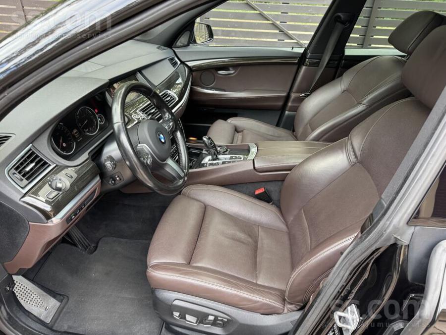 Black BMW 535 2016 in Riga, with an engine capacity of 3.00 L and mileage of 220 thousand km for 17950 €, photo 10 on AUTOMOTO.COM.LV