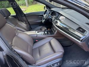Black BMW 535 2016 in Riga, with an engine capacity of 3.00 L and mileage of 220 thousand km for 17950 €, photo 12 on AUTOMOTO.COM.LV