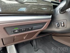 Black BMW 535 2016 in Riga, with an engine capacity of 3.00 L and mileage of 220 thousand km for 17950 €, photo 21 on AUTOMOTO.COM.LV
