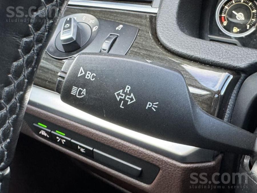 Black BMW 535 2016 in Riga, with an engine capacity of 3.00 L and mileage of 220 thousand km for 17950 €, photo 27 on AUTOMOTO.COM.LV