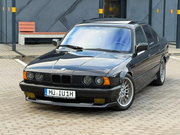 Black BMW 535 1988 in Jonava, with an engine capacity of 3.43 L and mileage of 281 thousand km for 8800 €, photo 6 on AUTOMOTO.COM.LV