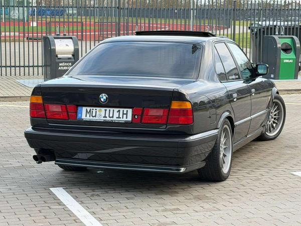 Black BMW 535 1988 in Jonava, with an engine capacity of 3.43 L and mileage of 281 thousand km for 8800 €, photo 10 on AUTOMOTO.COM.LV