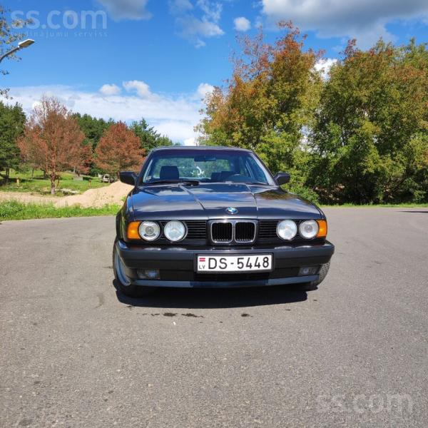 Черный БМВ 535 1988 в Даугавпилс, объемом двигателя 3.50 л и пробегом 300 тыс. км за 7900 €, фото 5 на AUTOMOTO.COM.LV